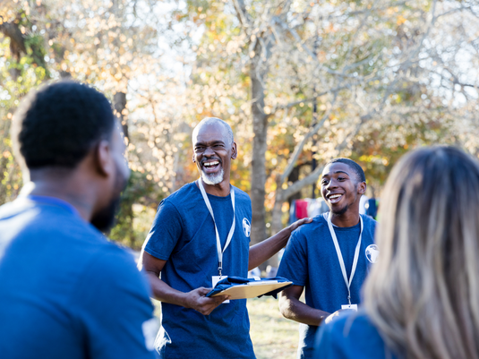 Supervising Volunteers: 5 Tips to Manage, Lead, and Engage